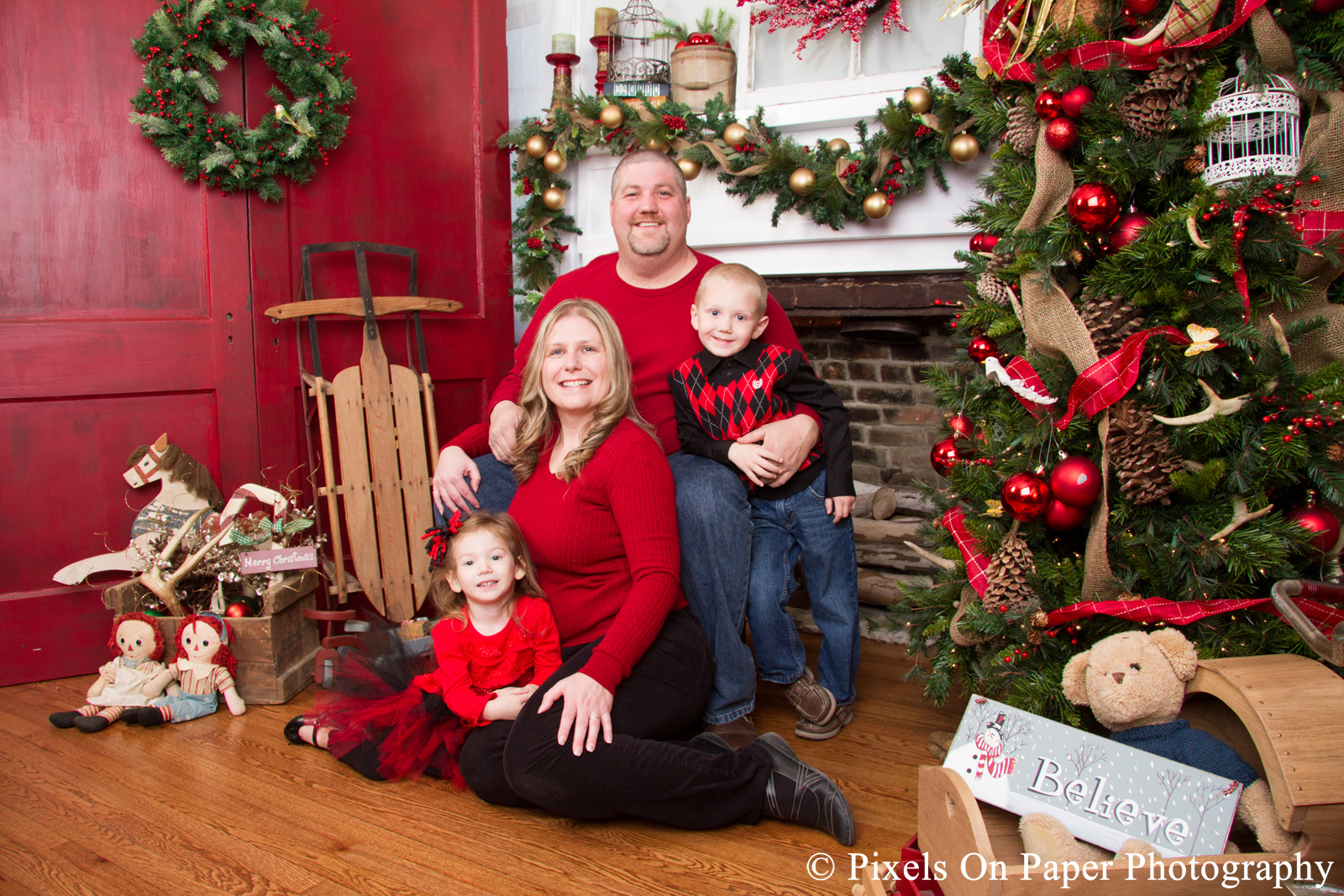 Christmas Portraits - Day in the Life & Studio | pixelsonpaperblog.com