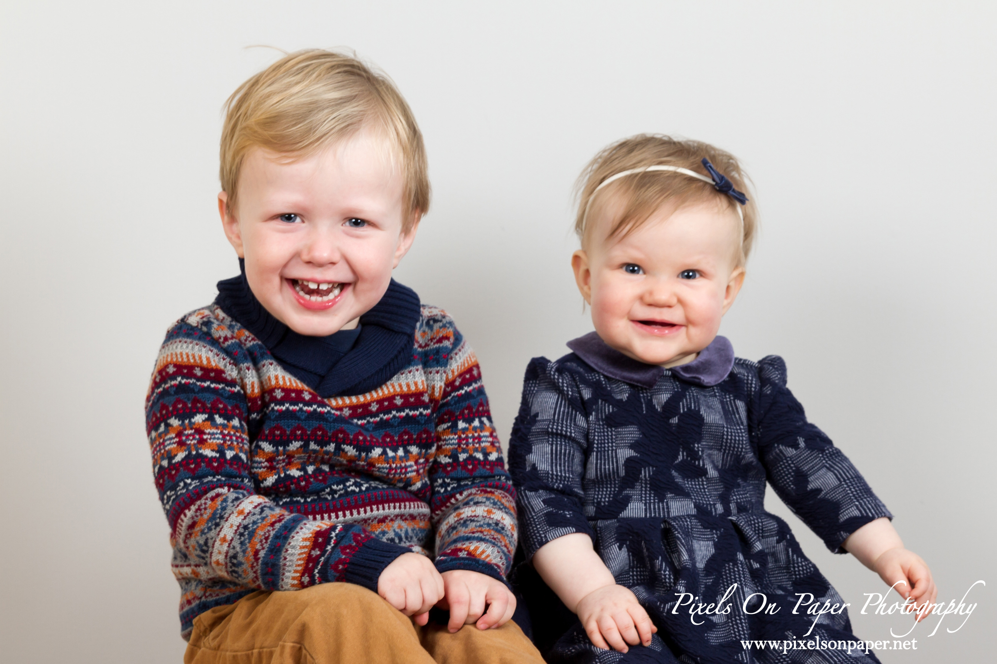 Baby’s First Year Photography Packages | pixelsonpaperblog.com