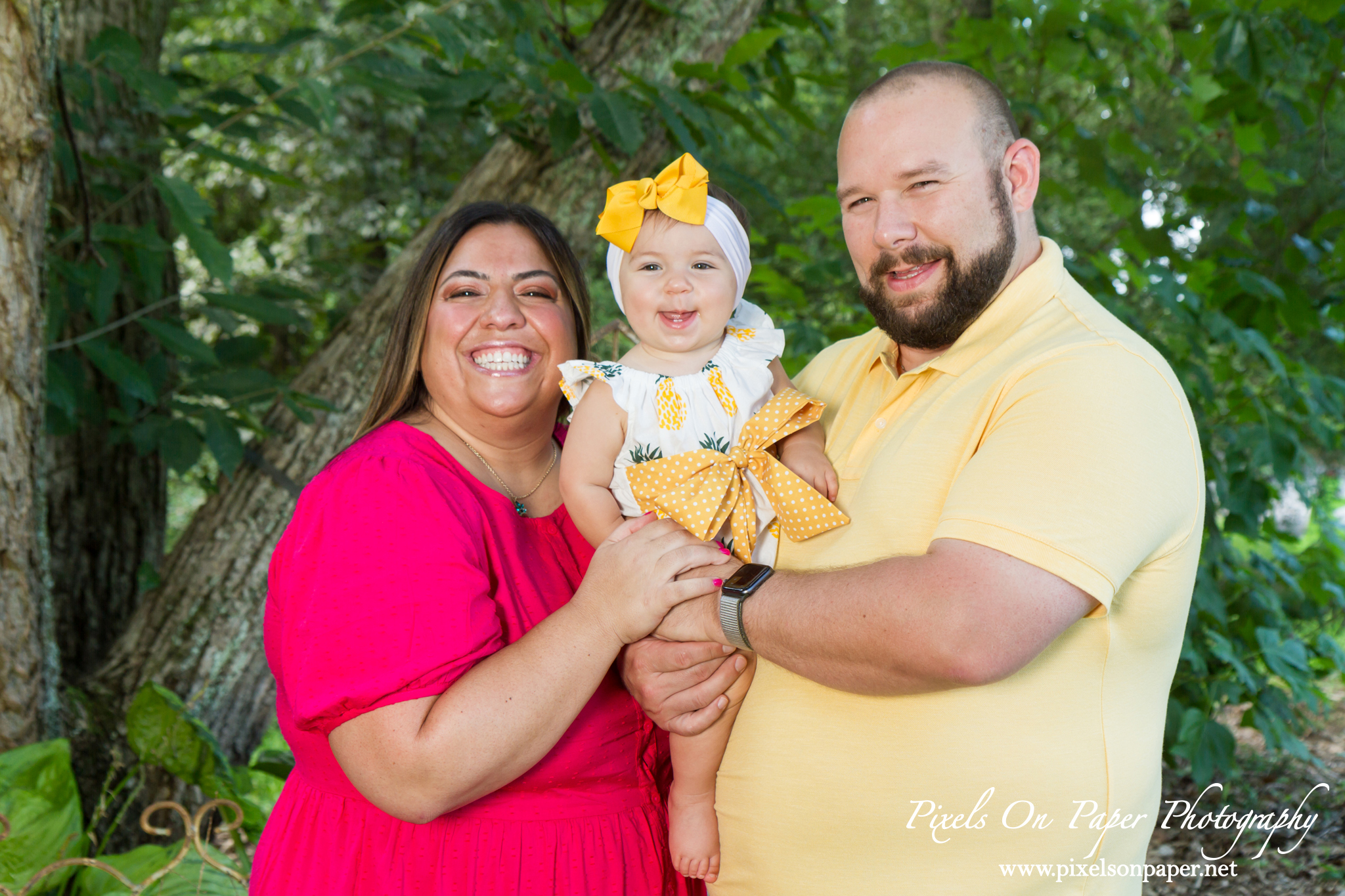 Angelina Turns One – Cake Smash Photos | pixelsonpaperblog.com