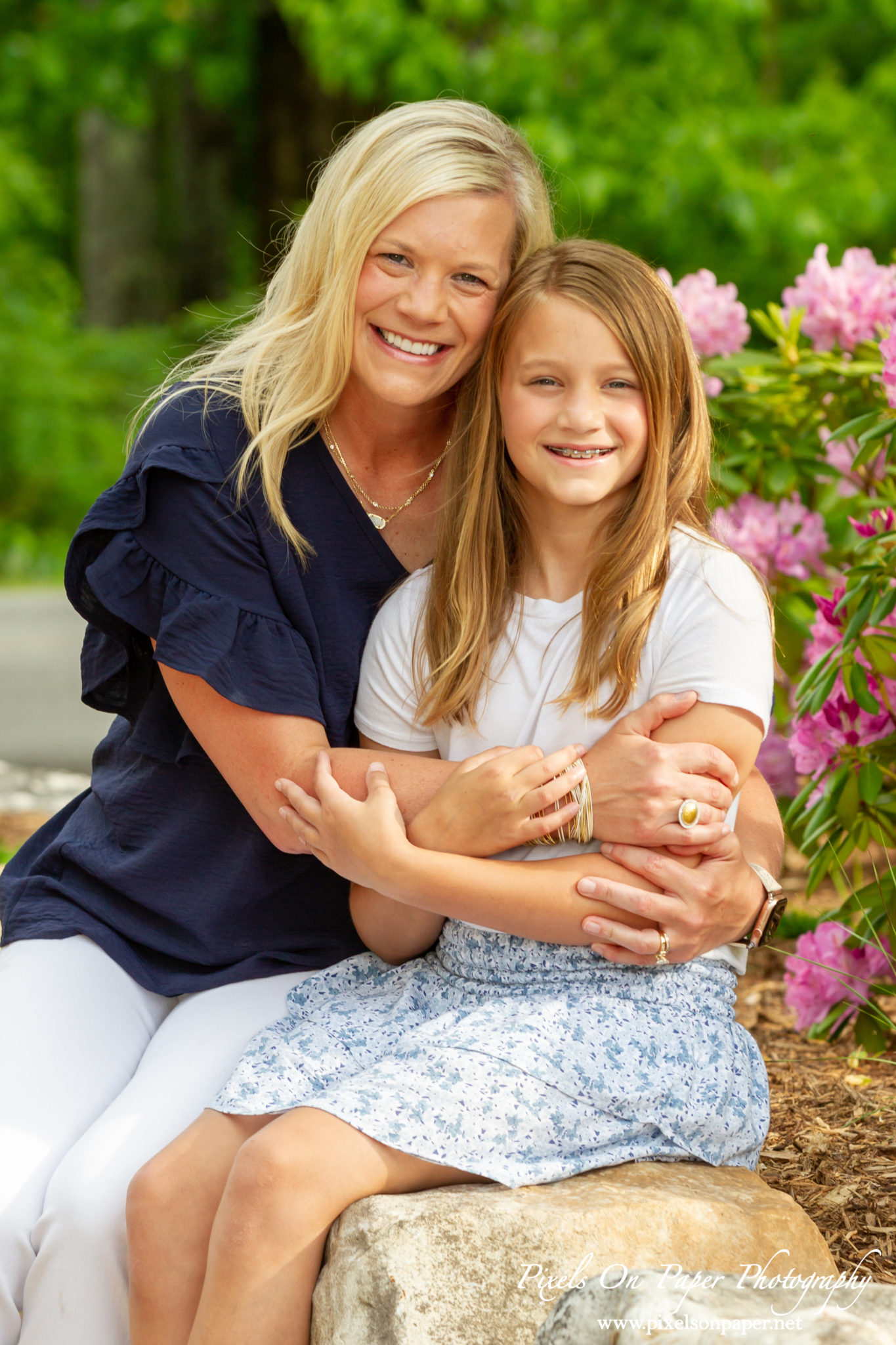 pixelsonpaperblog.com Meade Family Outdoor Family Portrait Photos ...